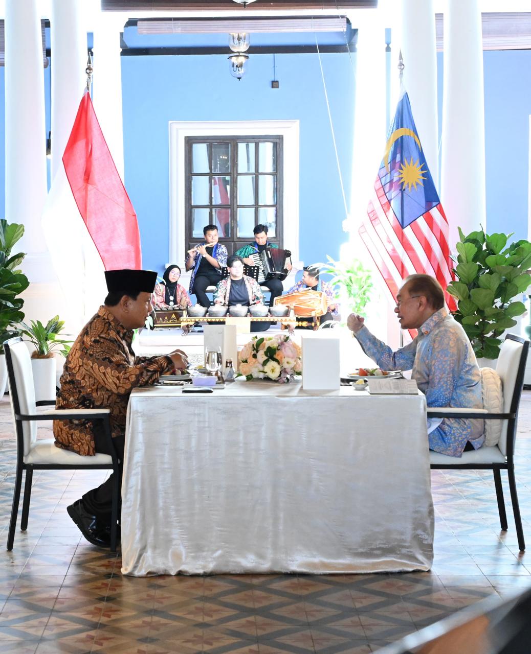 Sekretariat Kabinet Republik Indonesia | Pertemuan Hangat Antara Presiden Prabowo Dan PM Ibrahim ...